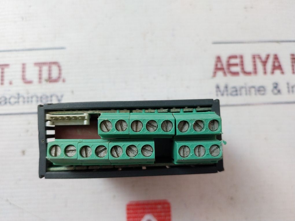 Dixell Univ-r4-6N1C0 Universal Temperature Controller 12V – Aeliya Marine Tech