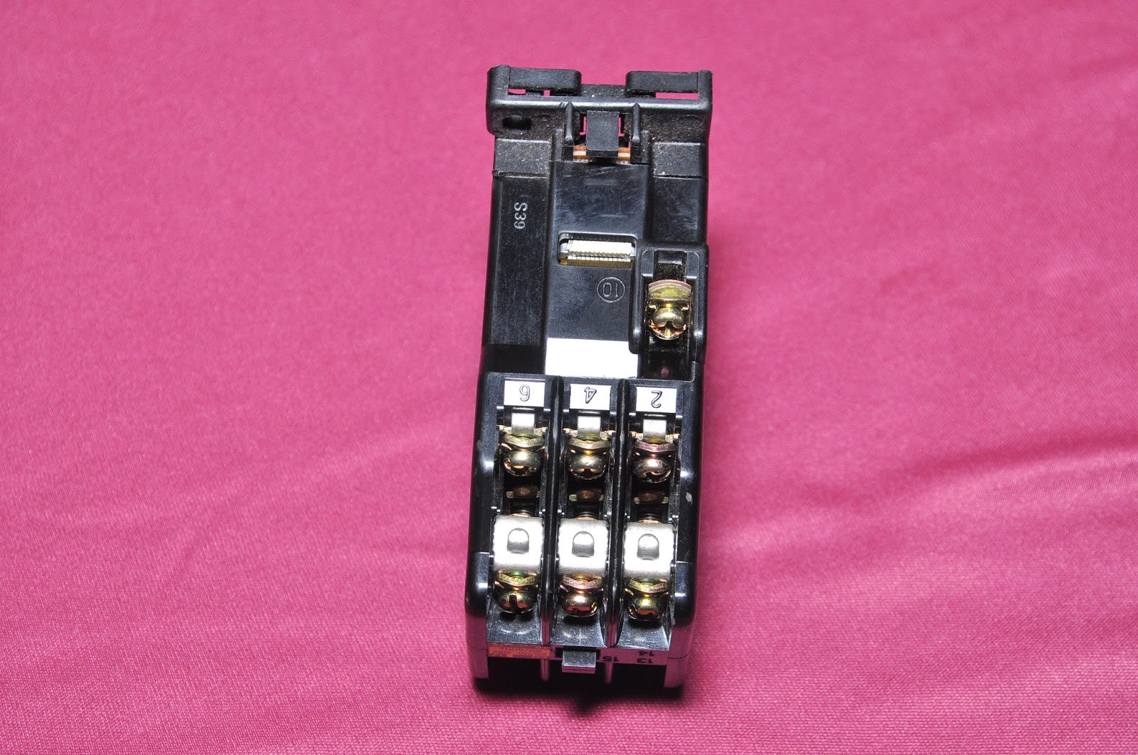 FUJI SRC50-2F/X 3A3B 200-220 VAC RELAY – Aeliya Marine Tech®