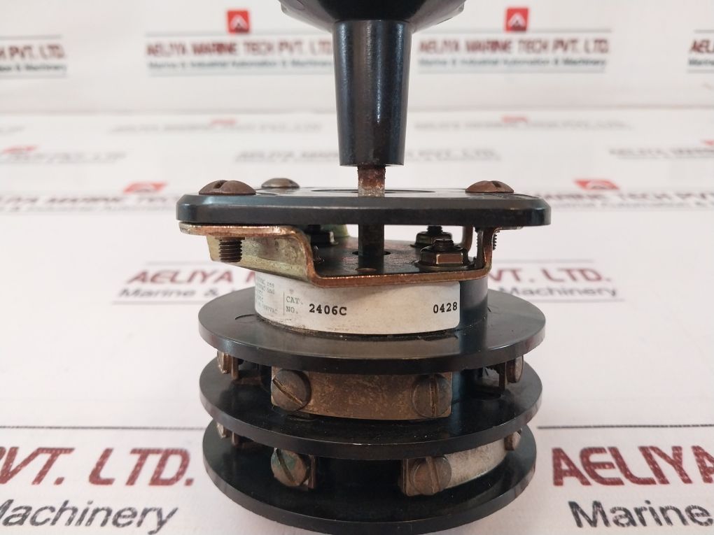 Electroswitch 2406C Rotary Switch Voltmeter – Aeliya Marine Tech®