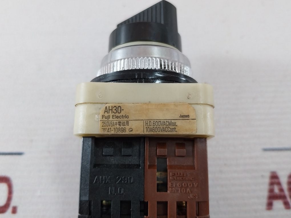 Fuji Electric Ah30 Selector Switch 250V – Aeliya Marine Tech