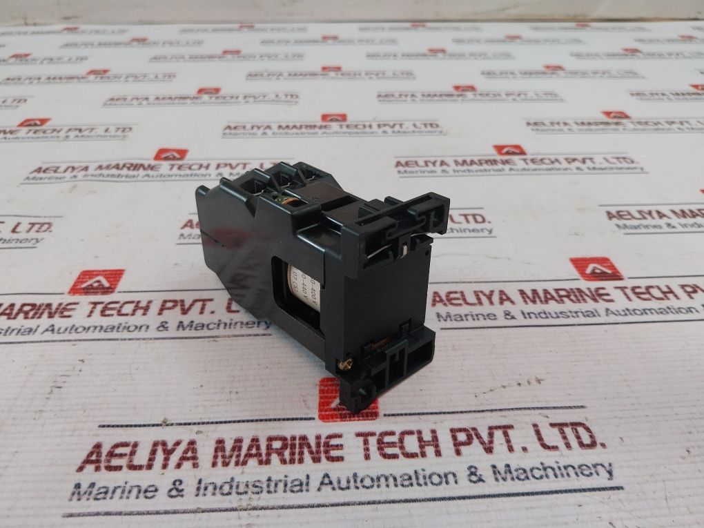 Fuji Electric Src50-2U/X (4A2B) Auxiliary Relay 400-440V 50/60Hz ...