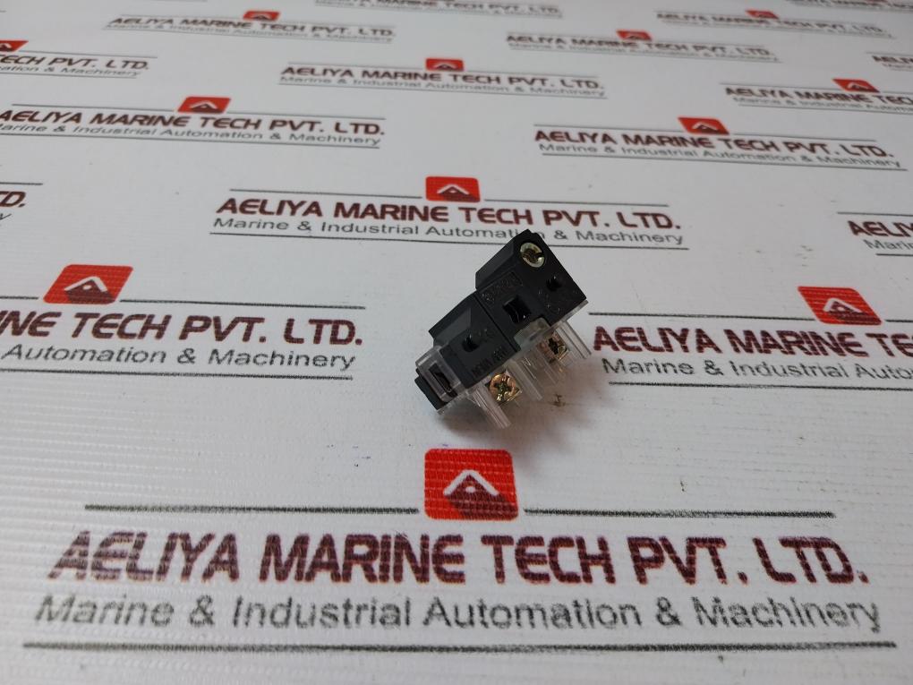 General Electric Cr104P Contact Block – Aeliya Marine Tech