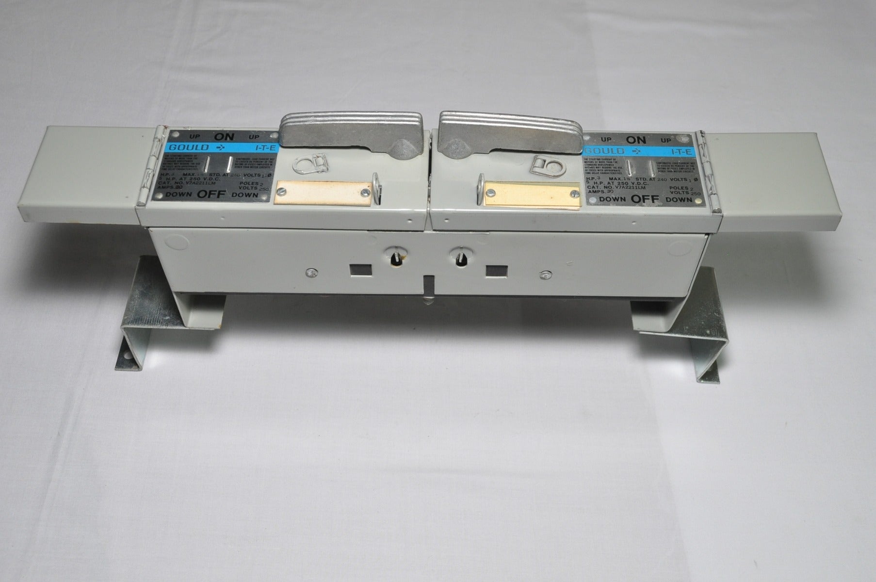 Gould I-t-e V7A2211Lm Clampmatic Vacu-break Fusible Panel Board Switch ...