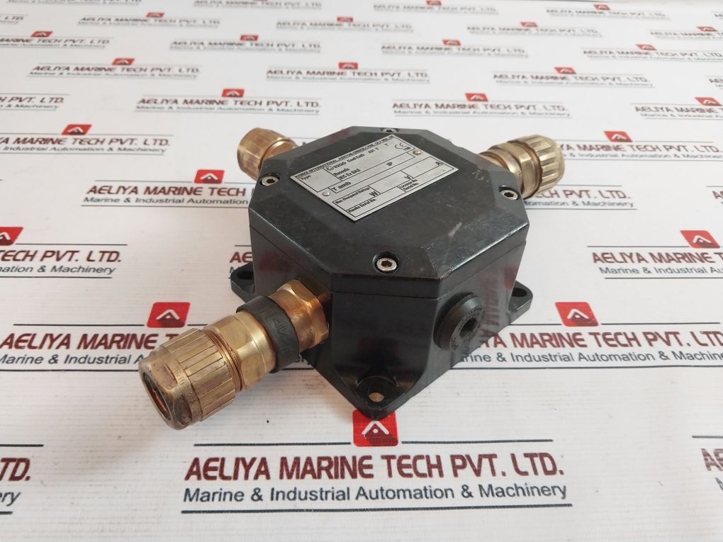 Hawke International Pl612 Conduit Junction Box With Three Glands 17A ...