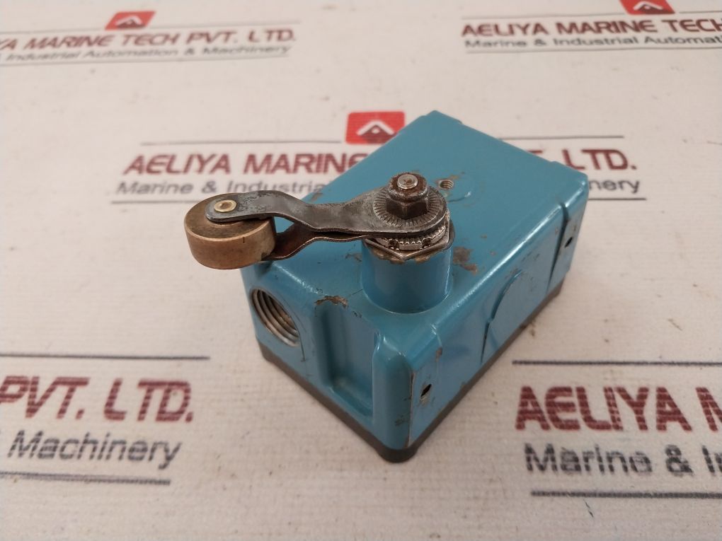 Honeywell Ex-ar800 Explosion Proof Limit Switch – Aeliya Marine Tech®