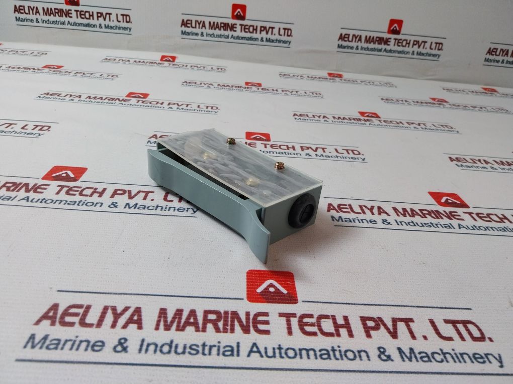 Hyundai Dc230V F/Elevator Gate Switch – Aeliya Marine Tech