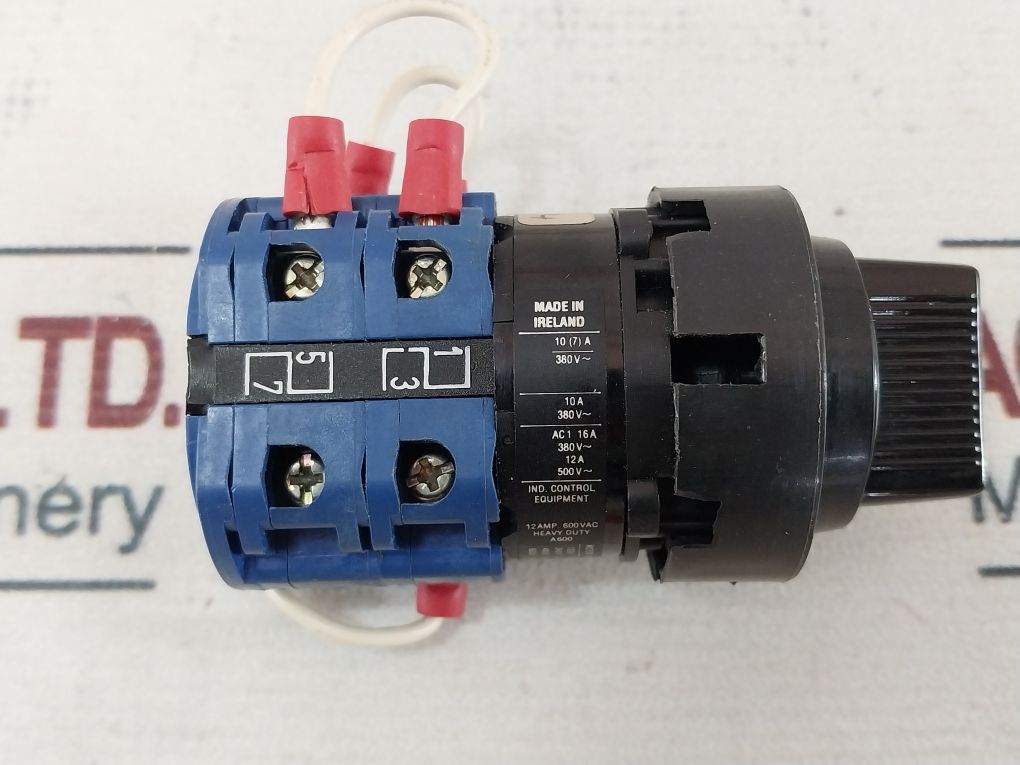 Kraus & Naimer Ca11 Rotary Switch 12 Amp 600Vac – Aeliya Marine Tech®