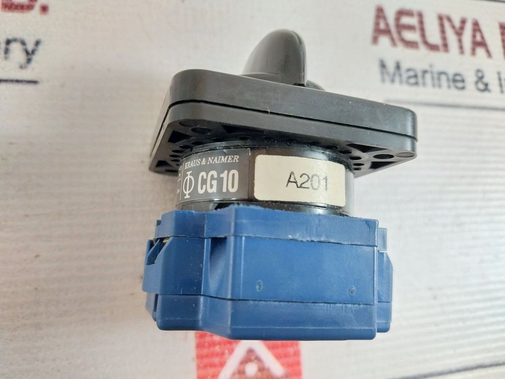 Kraus & Naimer Cg10 Locking Key Switch – Aeliya Marine Tech