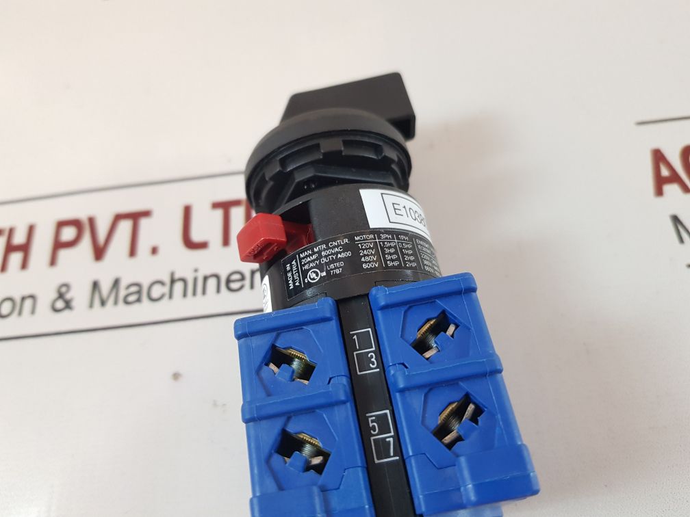 Kraus & Naimer Ch10 Control Switch – Aeliya Marine Tech