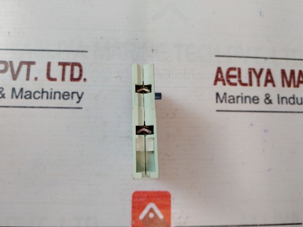 L&T Mnx-a4 Auxiliary Contact Block – Aeliya Marine Tech