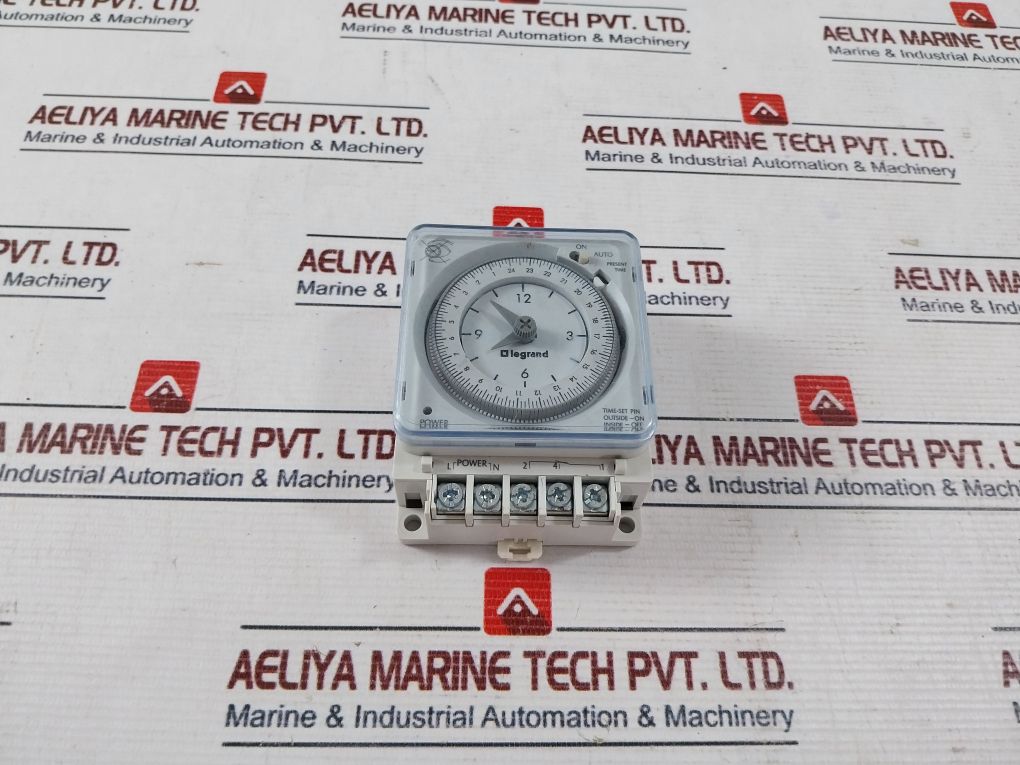 Legrand 649 930 Maxirex 5T Analogue Time Switch 230V – Aeliya Marine Tech