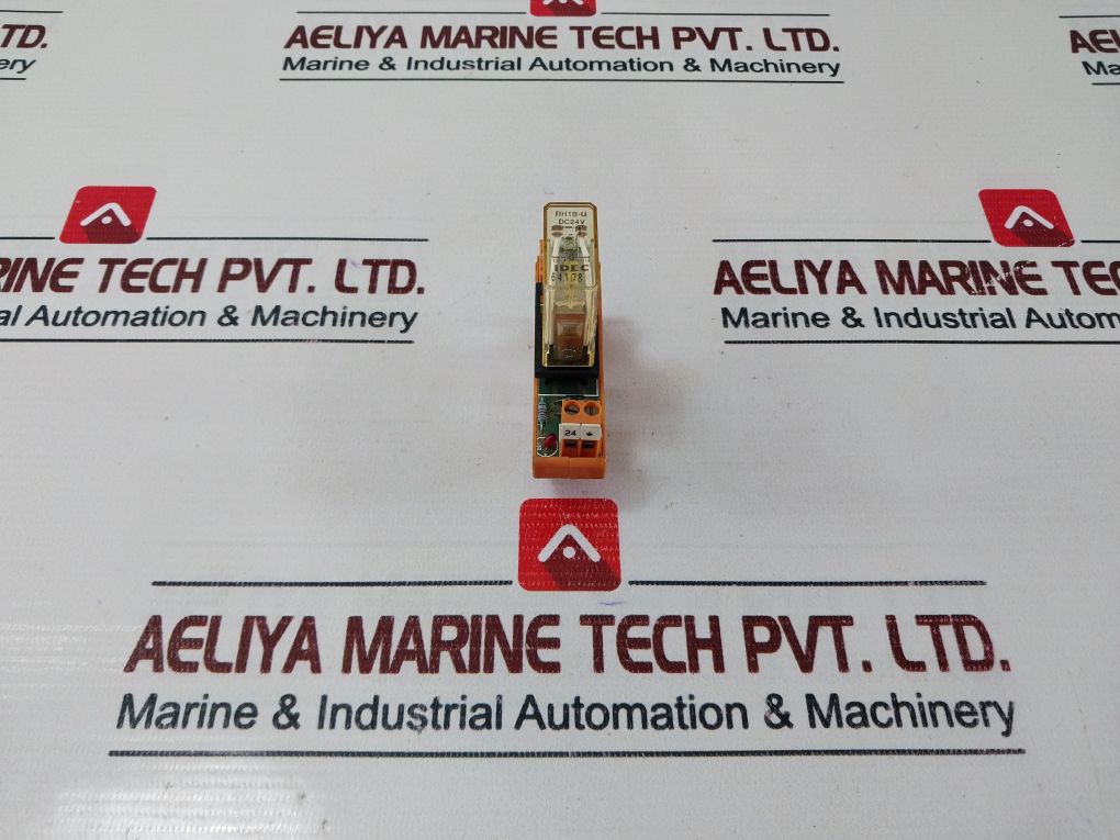 Lot Of 4X Idec Rh1B-u Relay With Socket – Aeliya Marine Tech