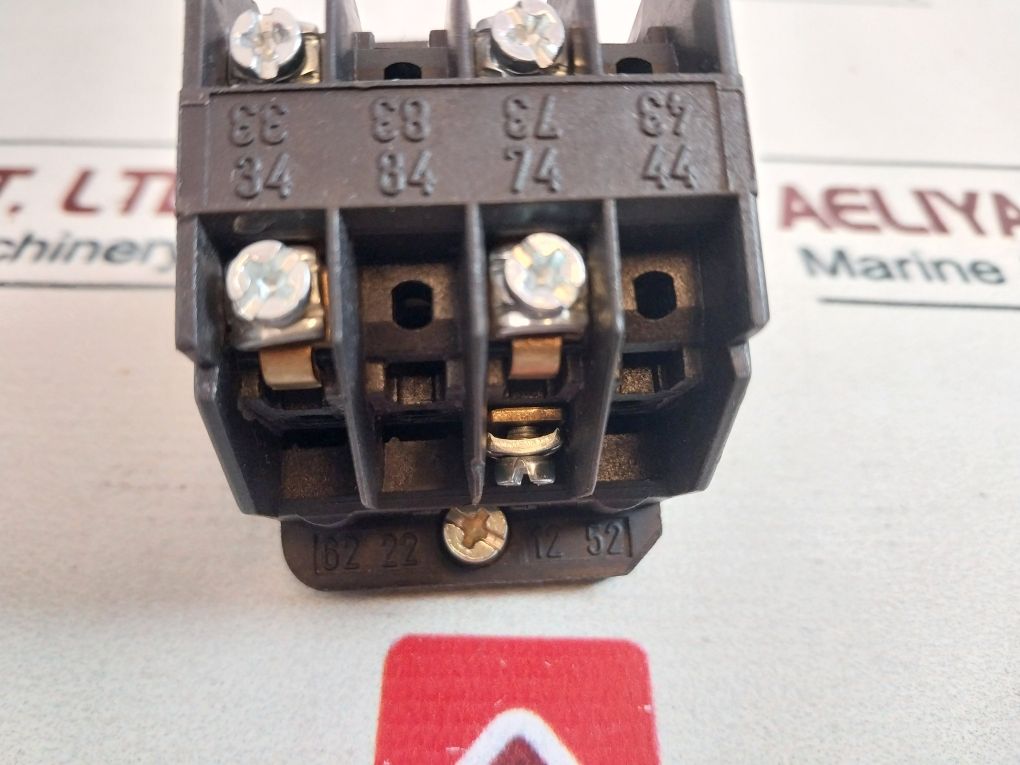 Mannesmann Demag Ses2 Contact Block – Aeliya Marine Tech