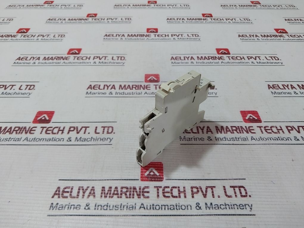 Merlin Gerin 26924 Auxiliary Contact 240V~6A – Aeliya Marine Tech