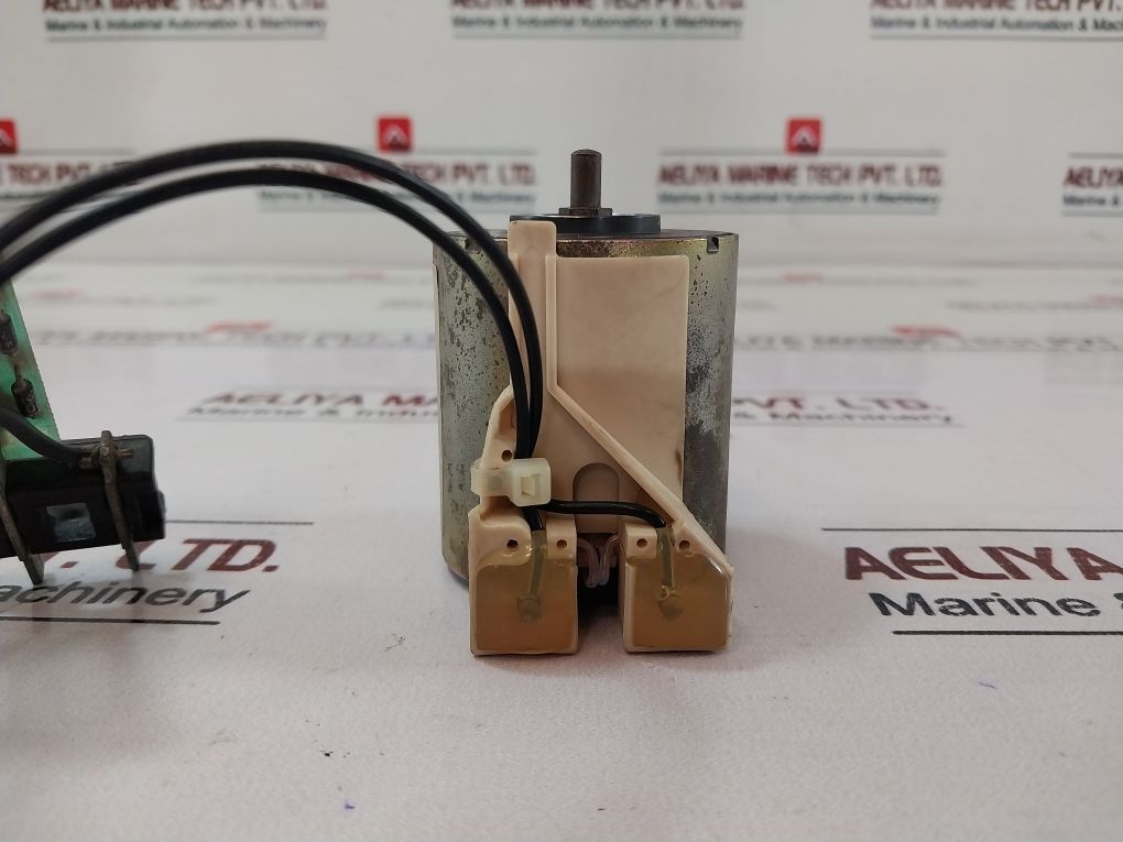 Merlin Gerin 685.650 Mp Circuit Breaker Accessory 24V Dc – Aeliya ...