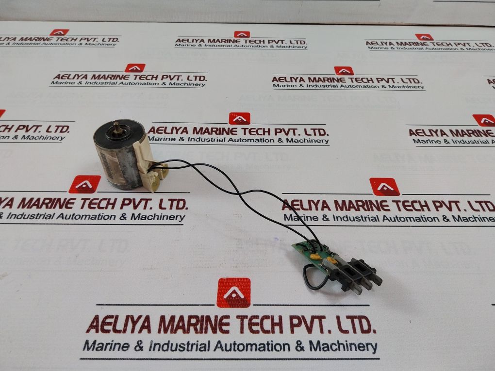 Merlin Gerin 685 650 Xf-e Closing Release Mp Circuit Breaker Accessory ...