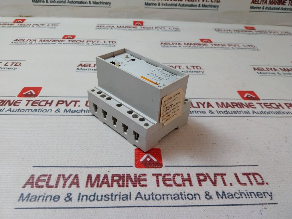 Merlin Gerin Tr9 Insulation Controller – Aeliya Marine Tech