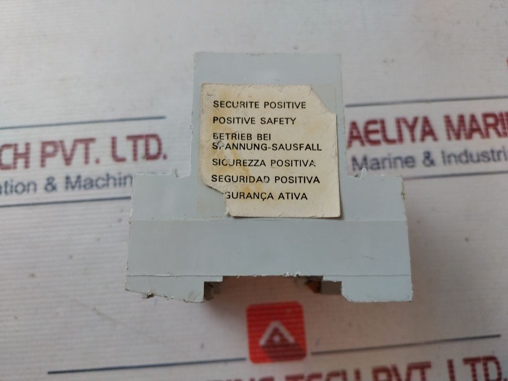 Merlin Gerin Tr9 Insulation Controller – Aeliya Marine Tech