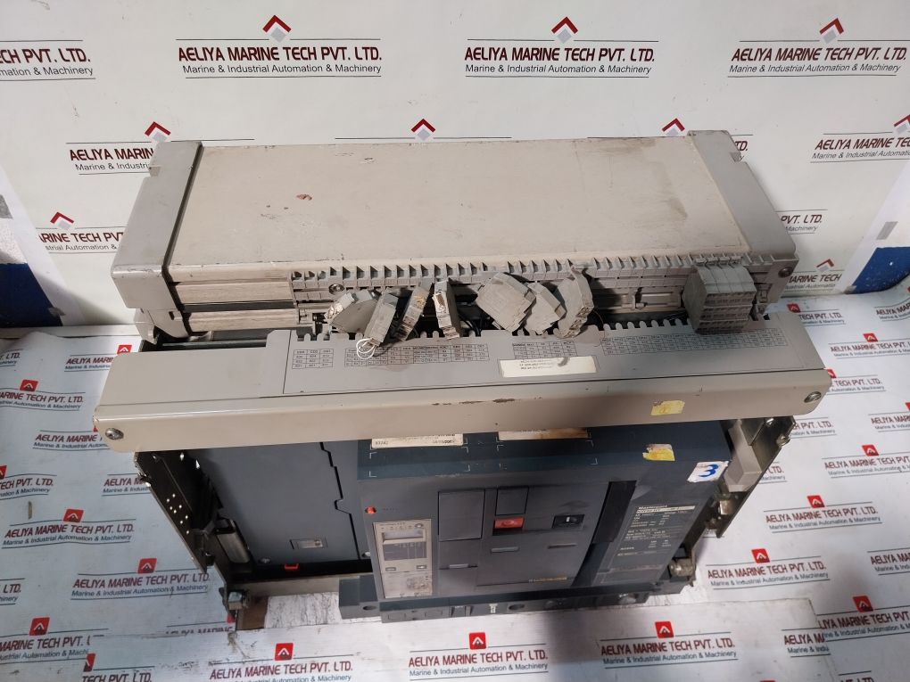 Schneider Electric Merlin Gerin Nw40 H1 Circuit Breaker – Aeliya Marine ...