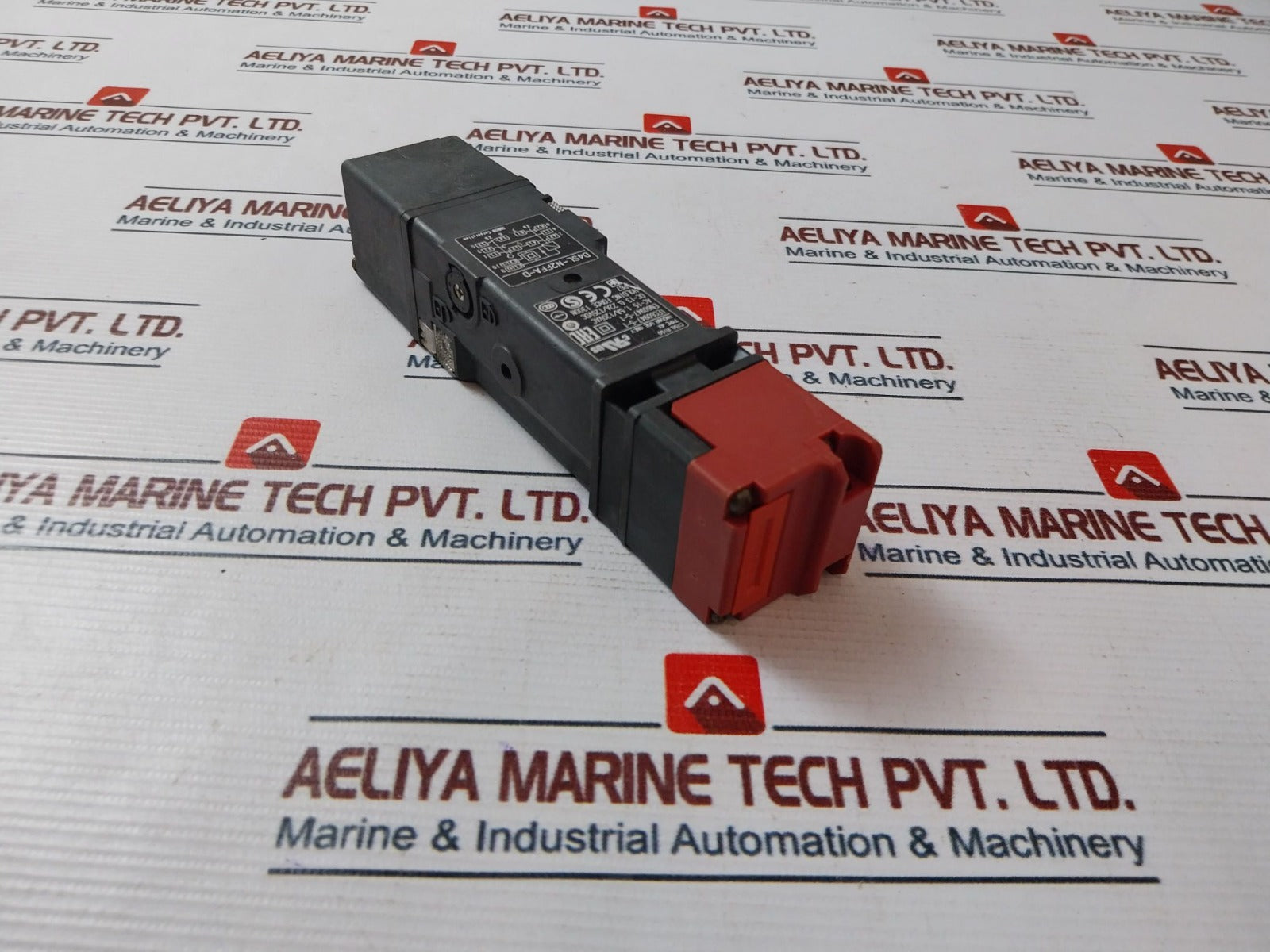 Omron D4Sl-n2Ffa-d Guard Lock Safety-door Switch – Aeliya Marine Tech