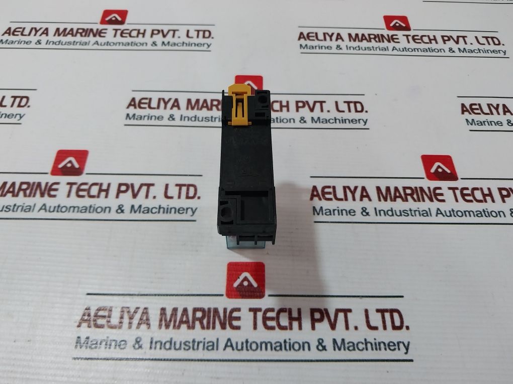 Omron My2Nj Relay With Base 220/240Vac – Aeliya Marine Tech®