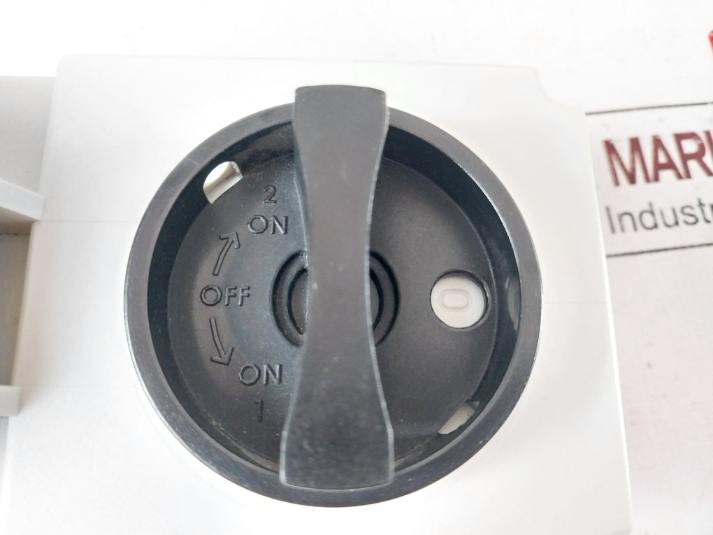 Pce 61132-4 Switch Interlocked Socket – Aeliya Marine Tech