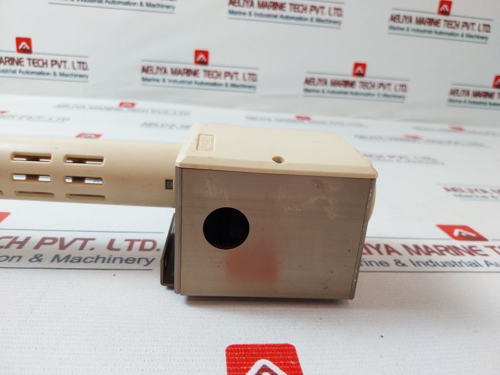 Regin Hmh Ip54 Humidistat – Aeliya Marine Tech