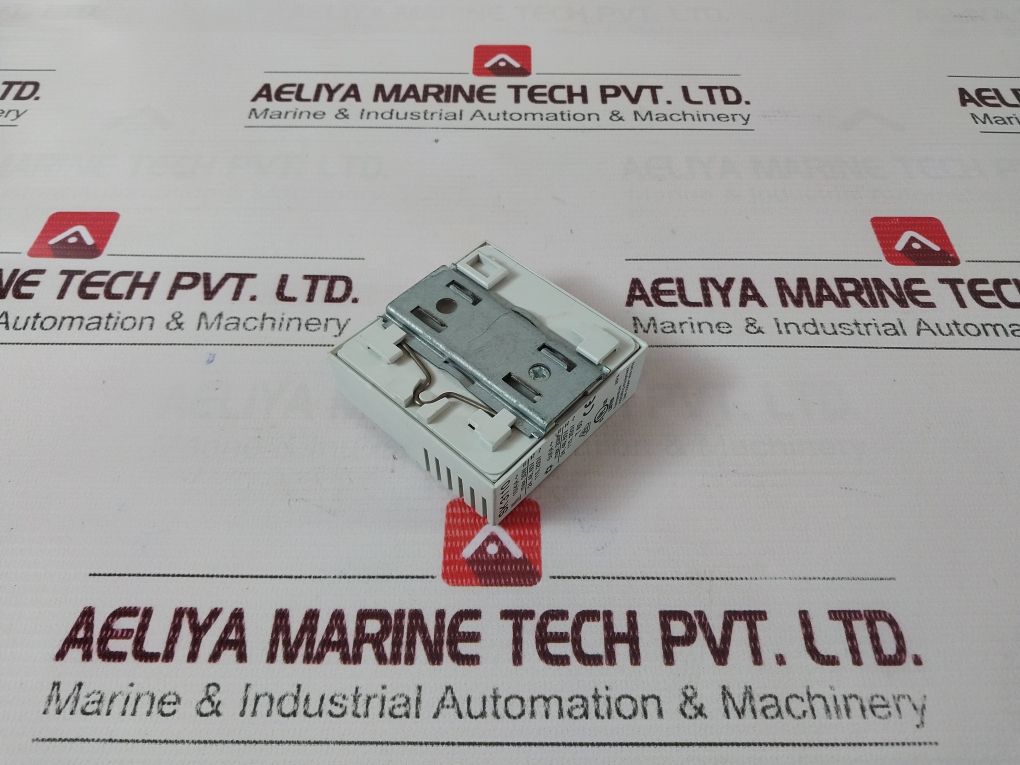 Rittal Sk 3110 Temperature Control Switch 250V 5A 30W – Aeliya Marine Tech