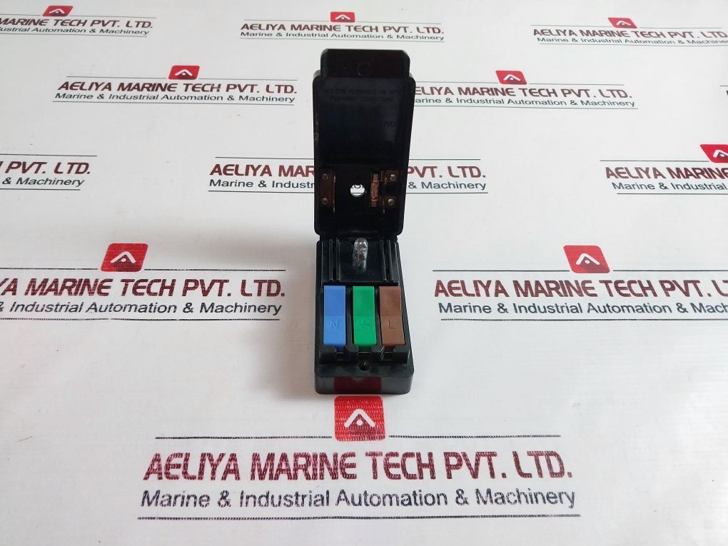 Rs 458-926 Mains Test Block 13Amp 240V – Aeliya Marine Tech