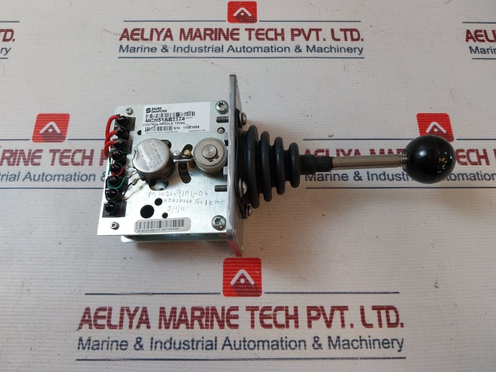 Sauer Danfoss Mch51Ab1174 Control Handle Joystick 12Vdc – Aeliya Marine ...