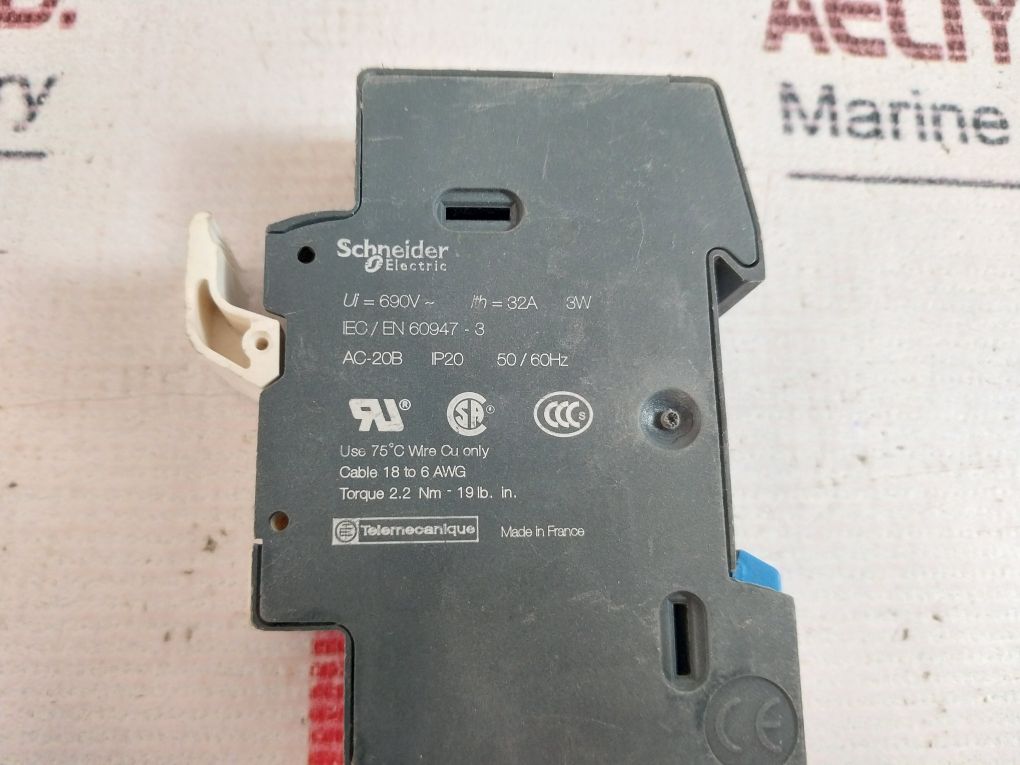Schneider Electric Df101 Fuse Holder – Aeliya Marine Tech