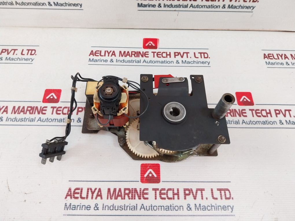 Schneider Electric Mch-m Motor Mechanism 50/60 Hz – Aeliya Marine Tech