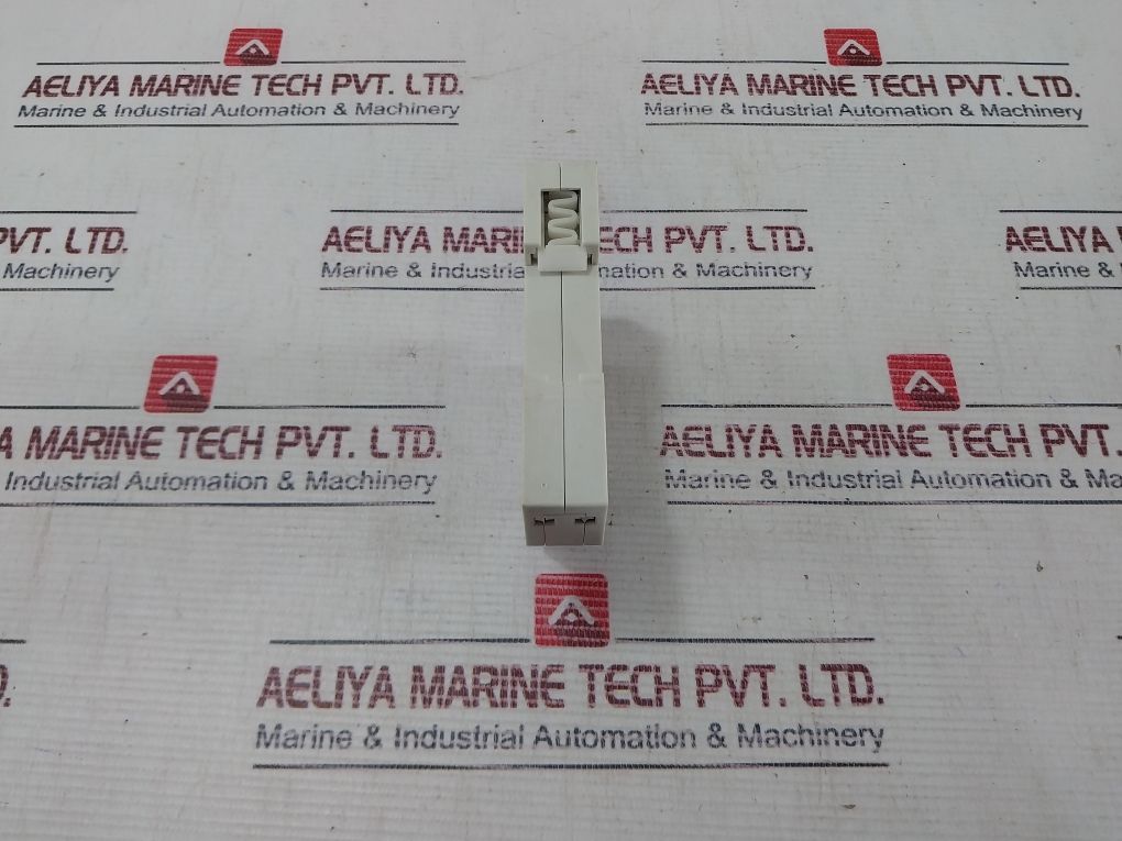 Siemens 5Tt5 532 Remote Switch 16A 400V 50-60Hz – Aeliya Marine Tech