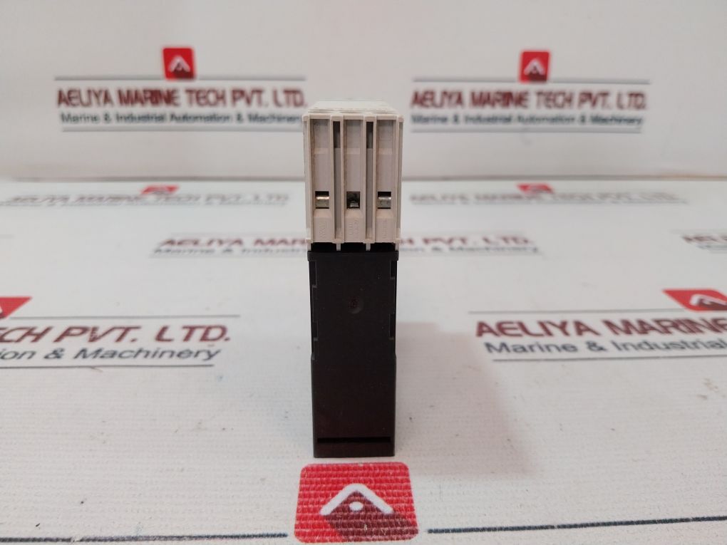 Siemens Sirius 3Rs1800-1Bw00 Coupling Relay – Aeliya Marine Tech