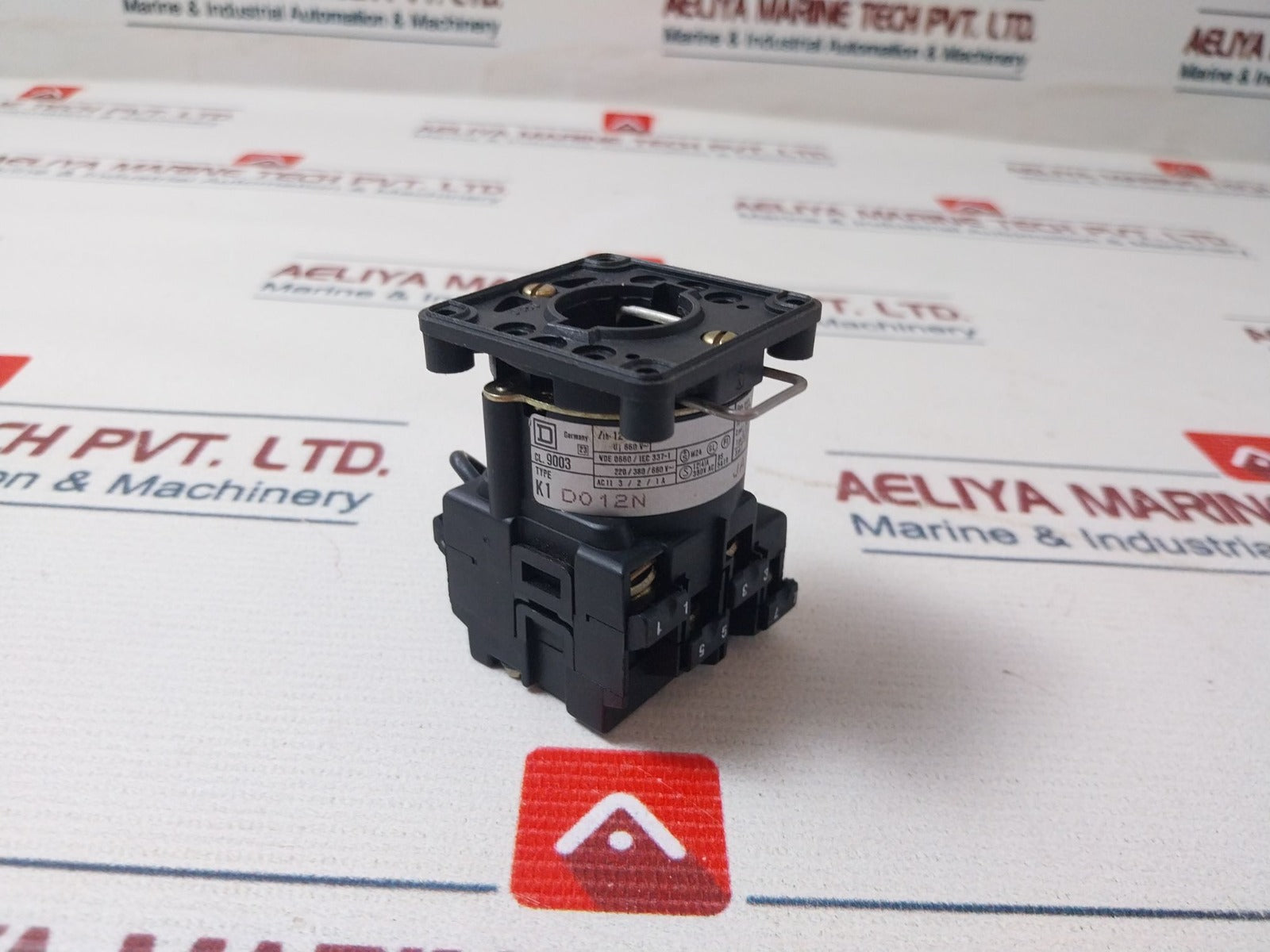 Square D Cl.9003 Contact Block – Aeliya Marine Tech
