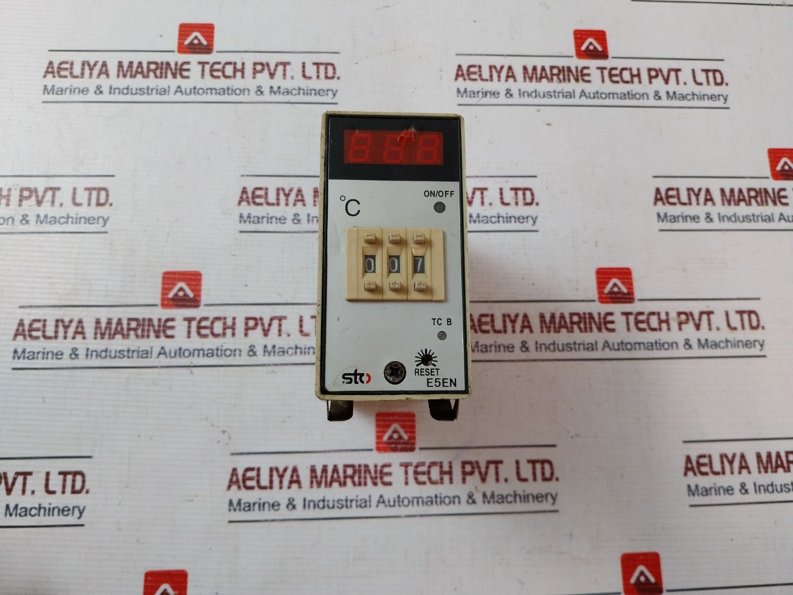 Sto E5En Digital Temperature Controller – Aeliya Marine Tech