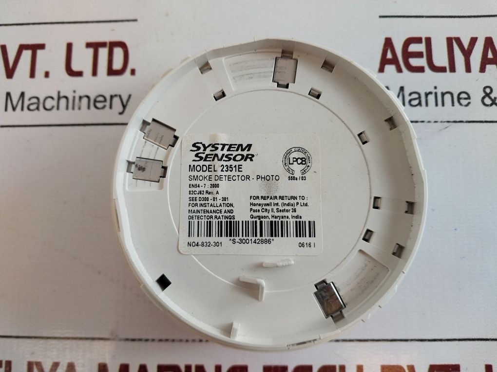 System Sensor 2351E Smoke Detector With B401 Base – Aeliya Marine Tech