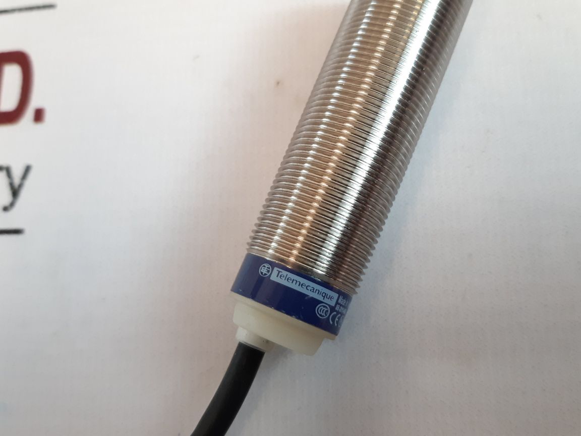 Telemecanique Xs618B1Mal2 Inductive Proximity Sensor 24...240V ...
