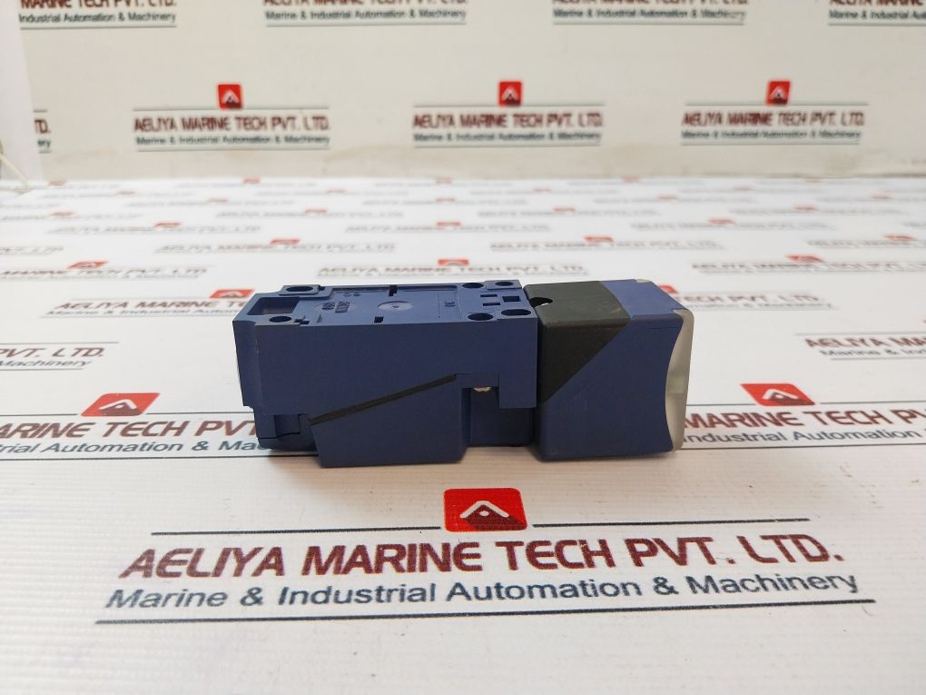 Telemecanique/Schneider Electric Xs7C4A1Mpp20 24-240V Inductive Proximity Sensor – Aeliya Marine ...