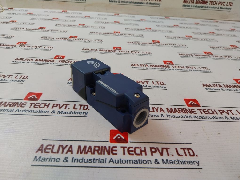 Telemecanique/Schneider Electric Xs7C4A1Mpp20 24-240V Inductive Proximity Sensor – Aeliya Marine ...