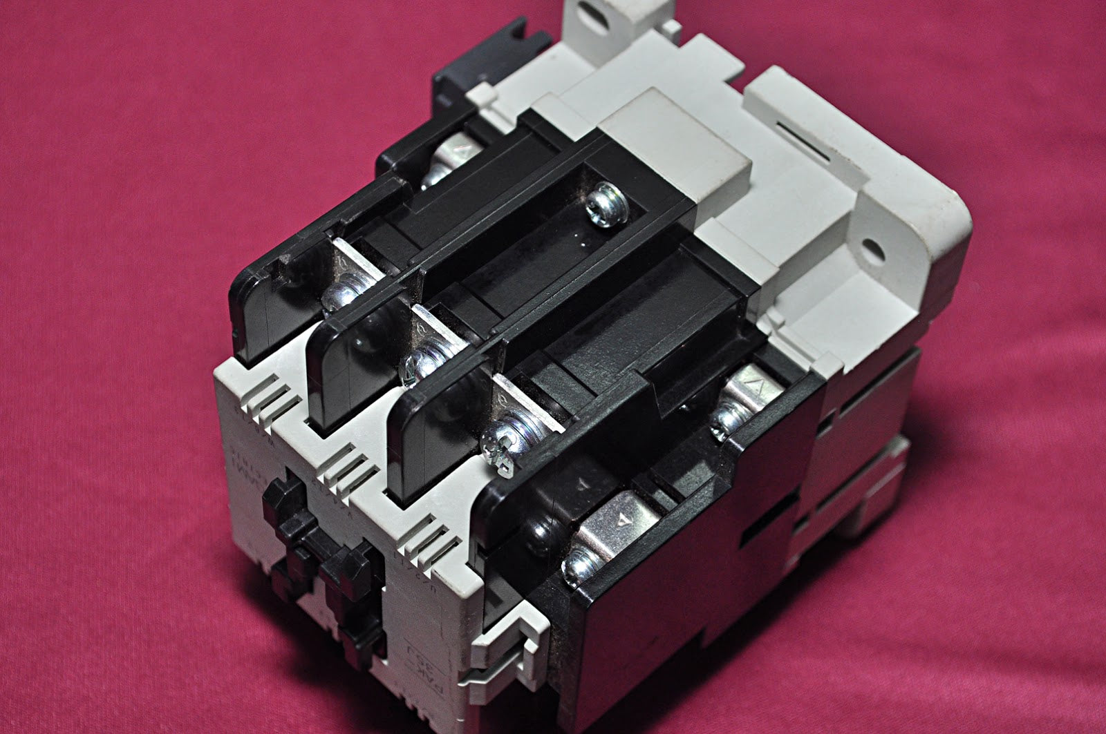 Togami Electric Pak 35J Magnetic Contactor – Aeliya Marine Tech®