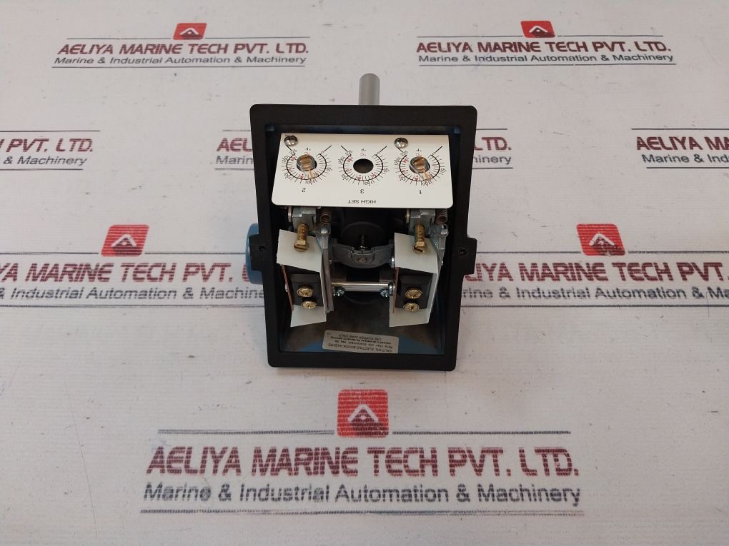 United Electric B402-120 Temperature Switch – Aeliya Marine Tech