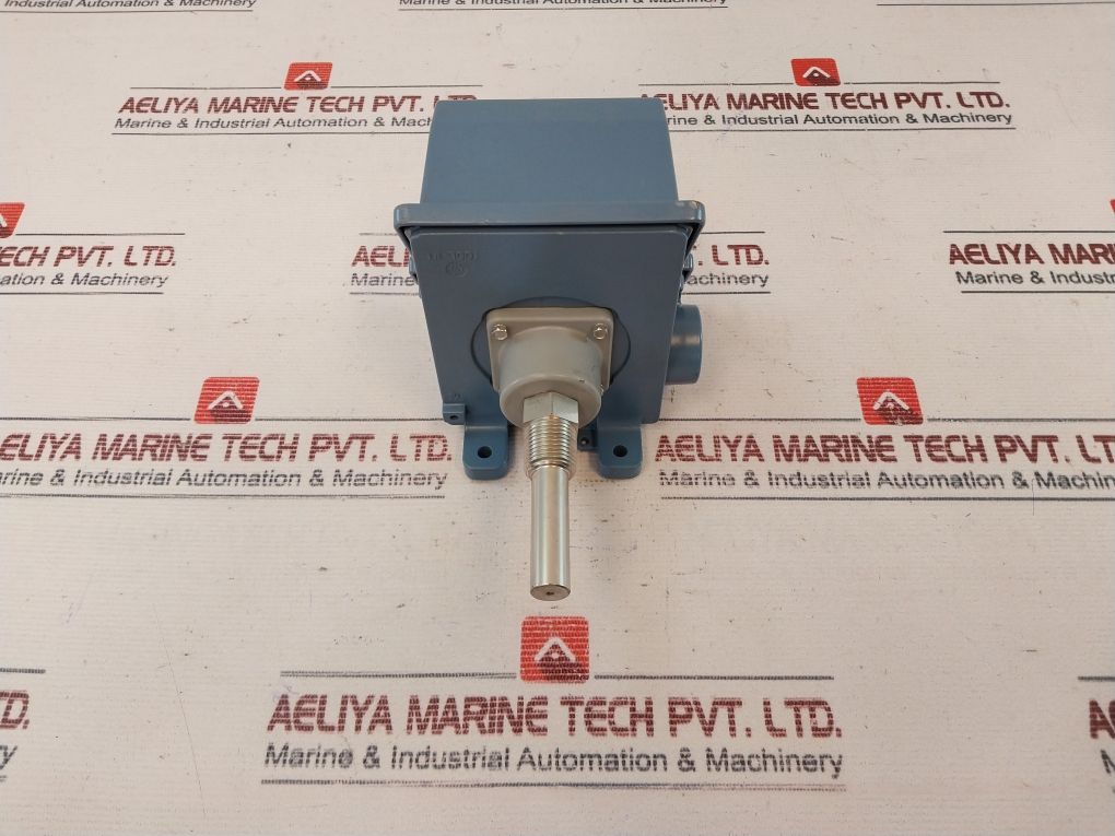 United Electric B402-120 Temperature Switch – Aeliya Marine Tech