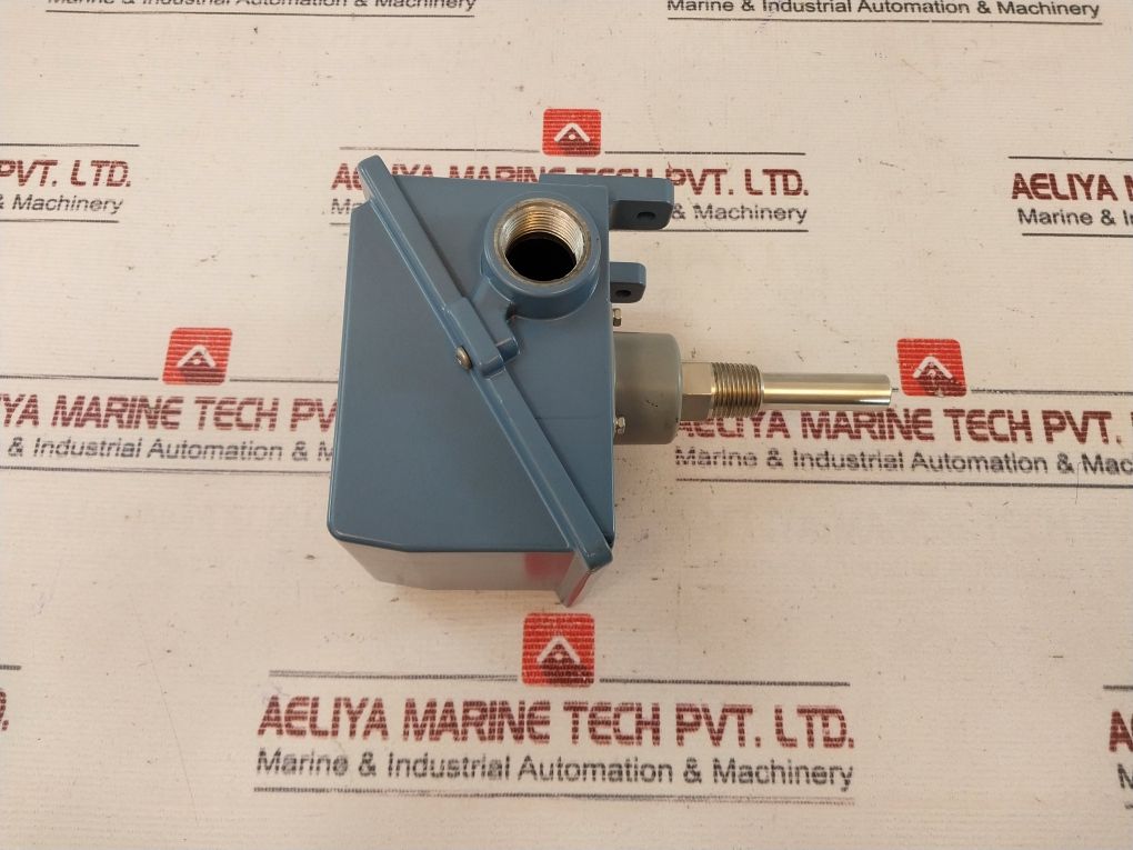 United Electric B402-120 Temperature Switch – Aeliya Marine Tech