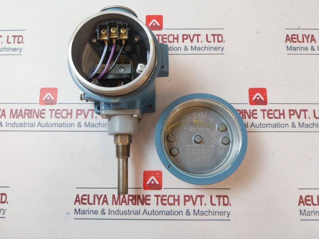 United Electric Controls B121-120 Temperature Switch – Aeliya Marine Tech