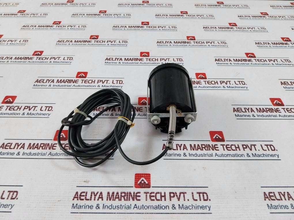 Wika Sc15608S205-0 Temperature Switch 250V – Aeliya Marine Tech