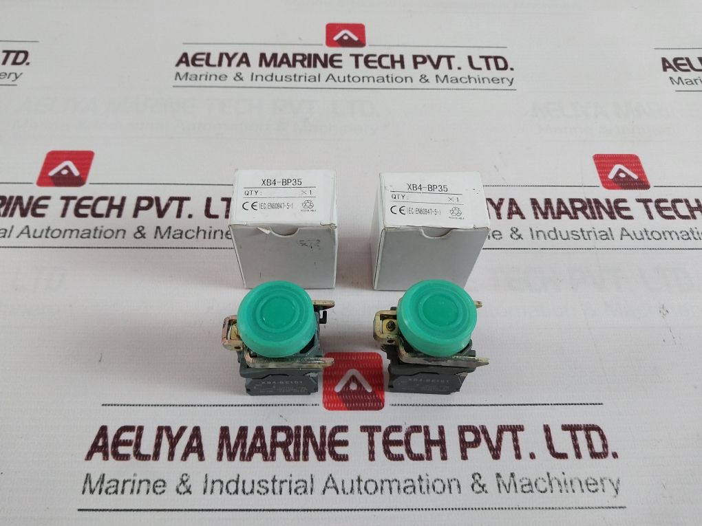 Lot Of 5X Xb4-bp35 Iec/En60947-5-1 Push Button Switch Xb4-be101 ...