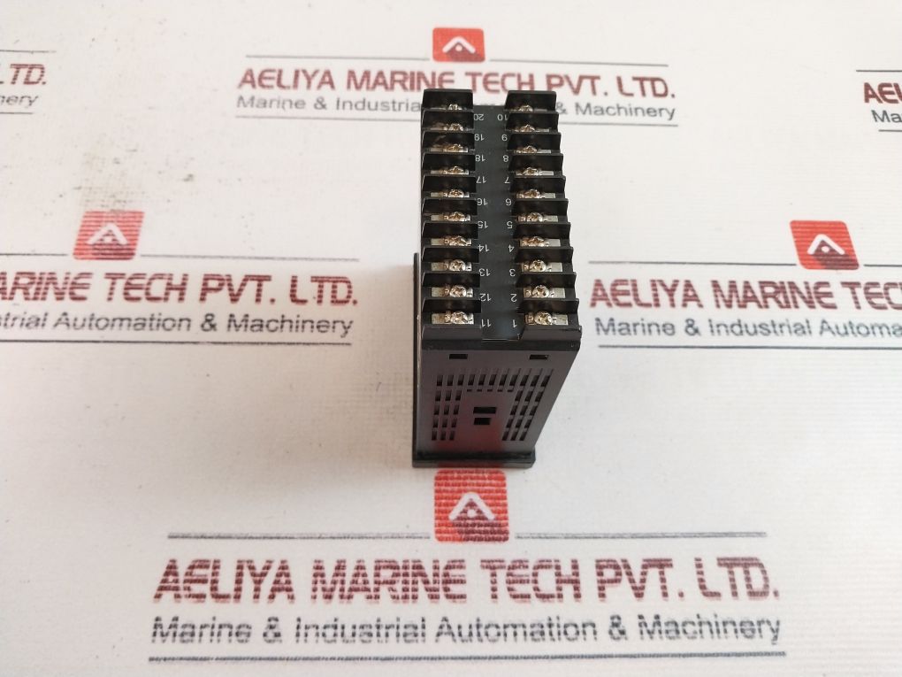 Yudian Ai-526 Pid Temperature Controller 100-240V~ – Aeliya Marine Tech